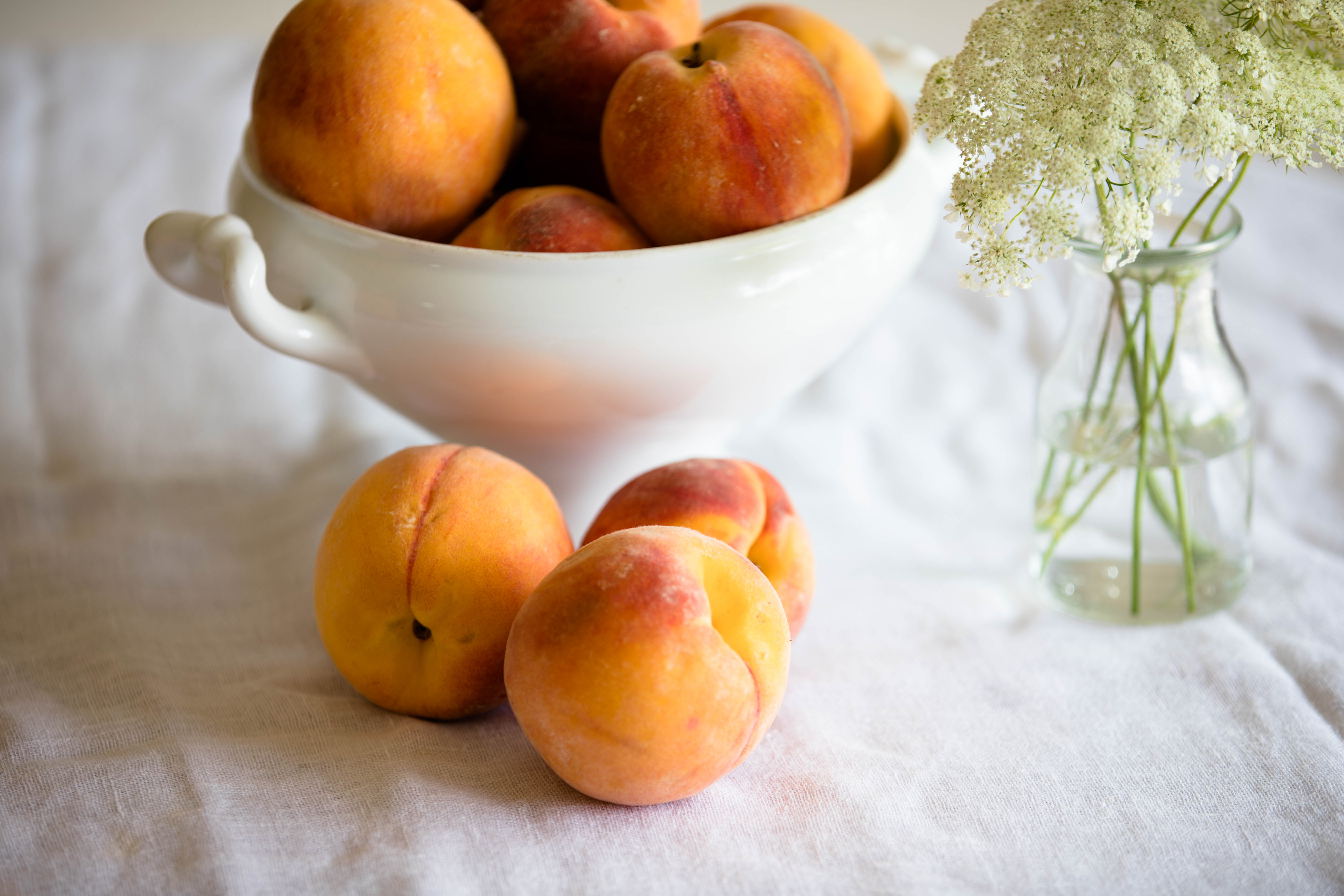 Easy Canned Peaches - Seasoned with Sunshine